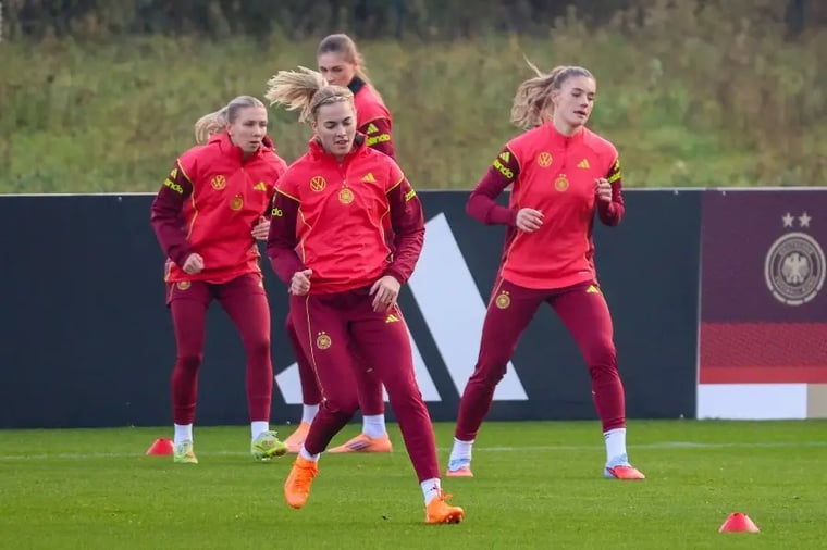 Licensing Women's Soccer Photos: Essential Guide for Blogs and Media